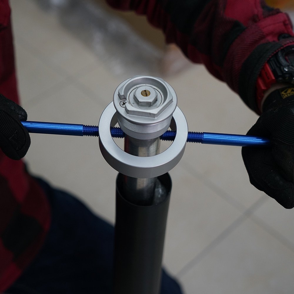 triumph spring compressor